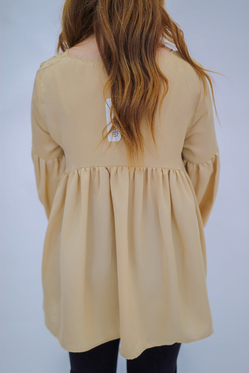 Connie V Neck Shirred Top- Taupe – Ginger Bee Boutique